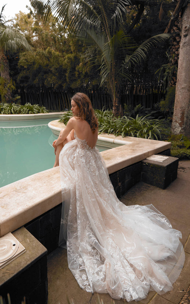 Daphne | Liz Martinez – FAIRY DREAMS BRIDAL